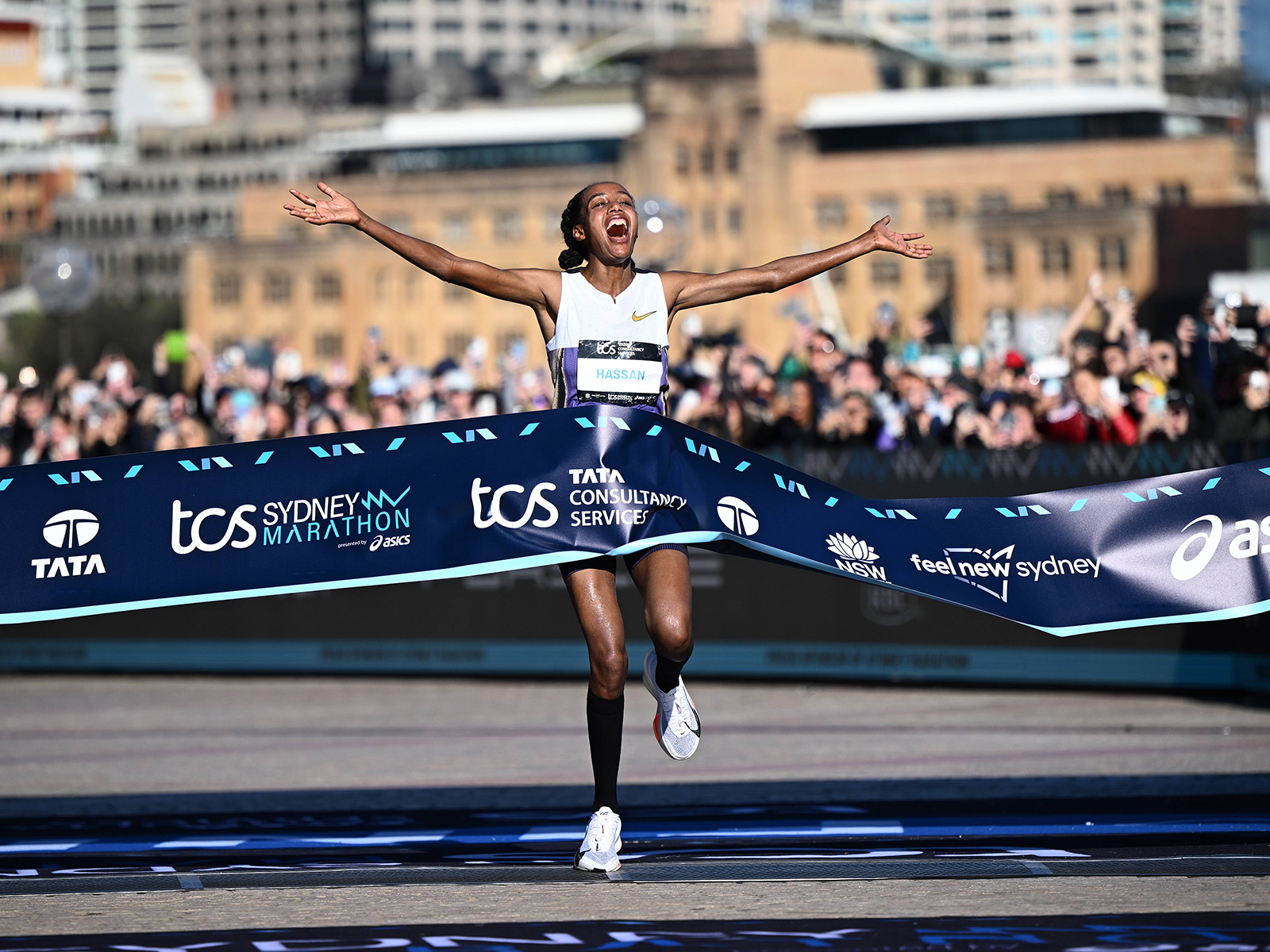 Sydney-Marathon: Sifan Hassan stark, Samuel Fitwi auf Platz 13 - Laufen.de